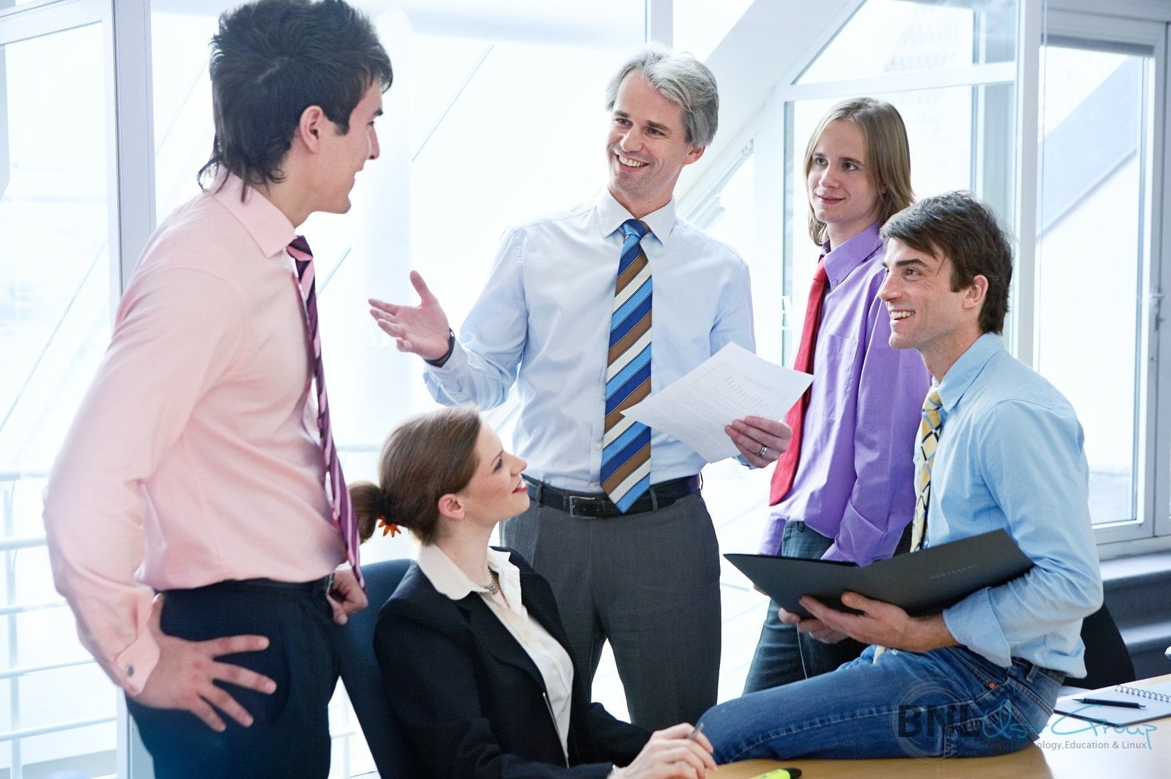 10 Ways to Behave in Communication in The Workplace – Look Office